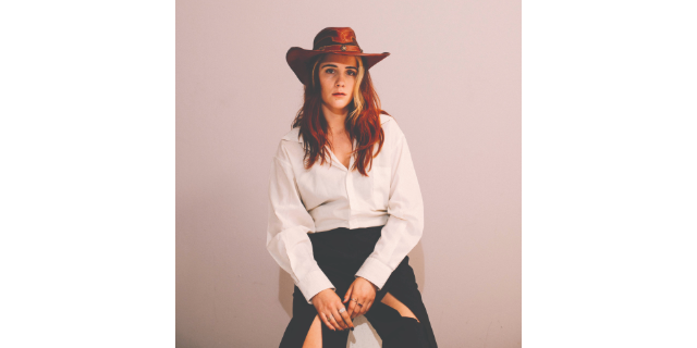 Rae Isla performs at La Grande’s HQ on Sept. 4 | Go Eastern Oregon